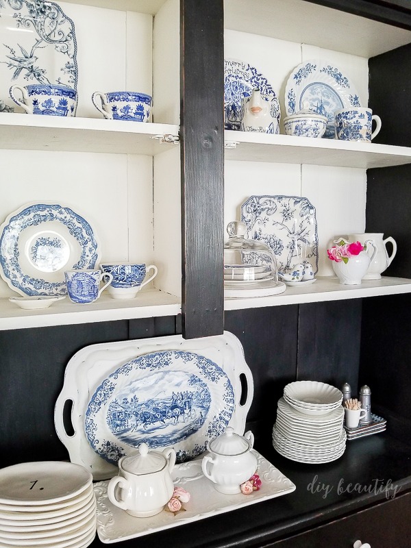 Blue and White Transferware Stenciled Sign - DIY Beautify - Creating ...