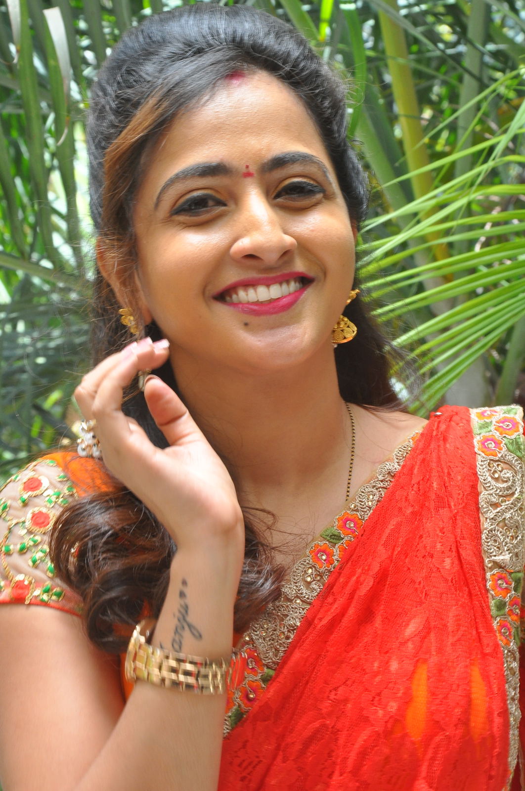 Anchor Lasya Cute Saree Pics