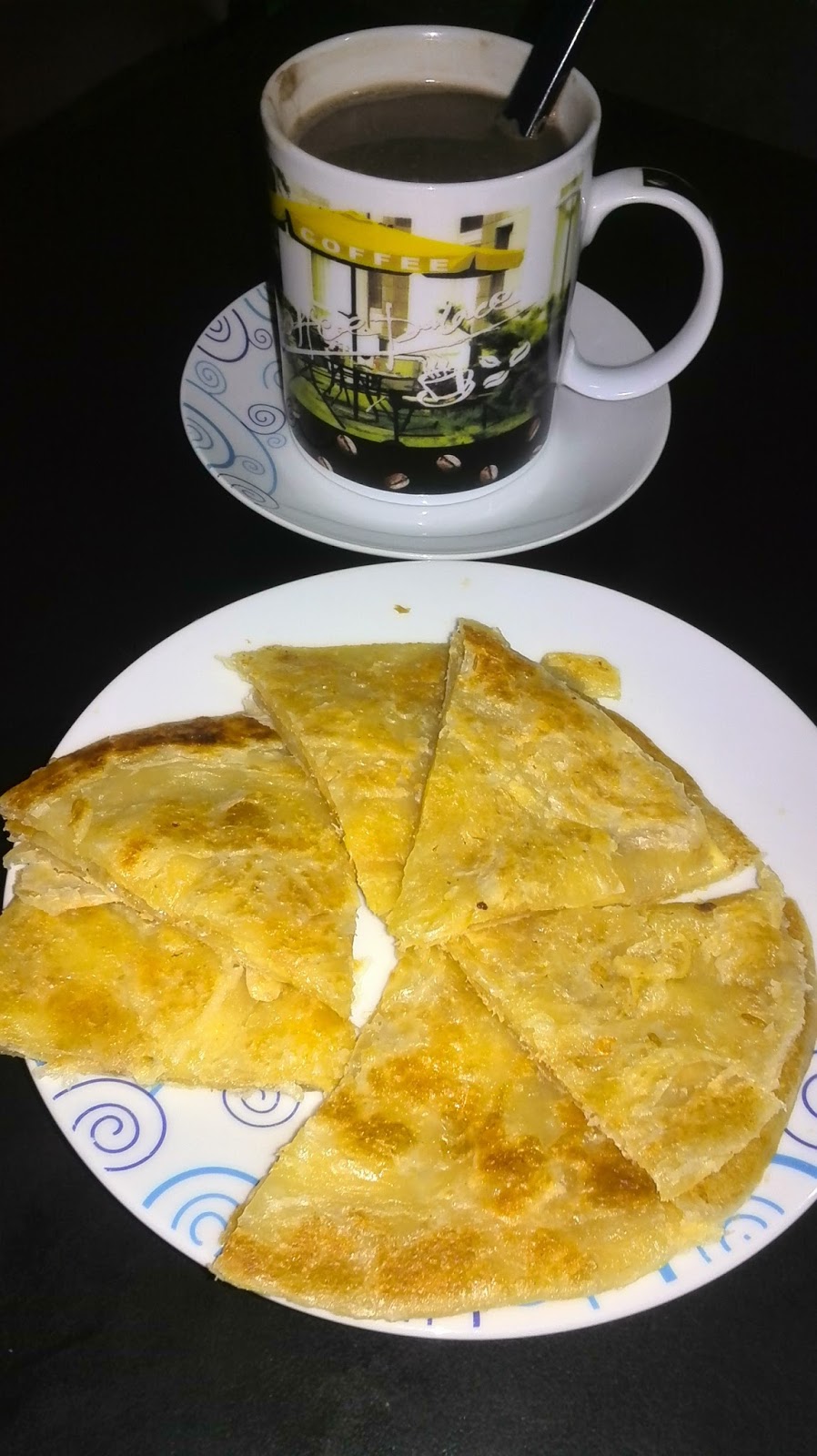 namakucella: ROTI CANAI CHEESE vs HOT CHOCOLATE