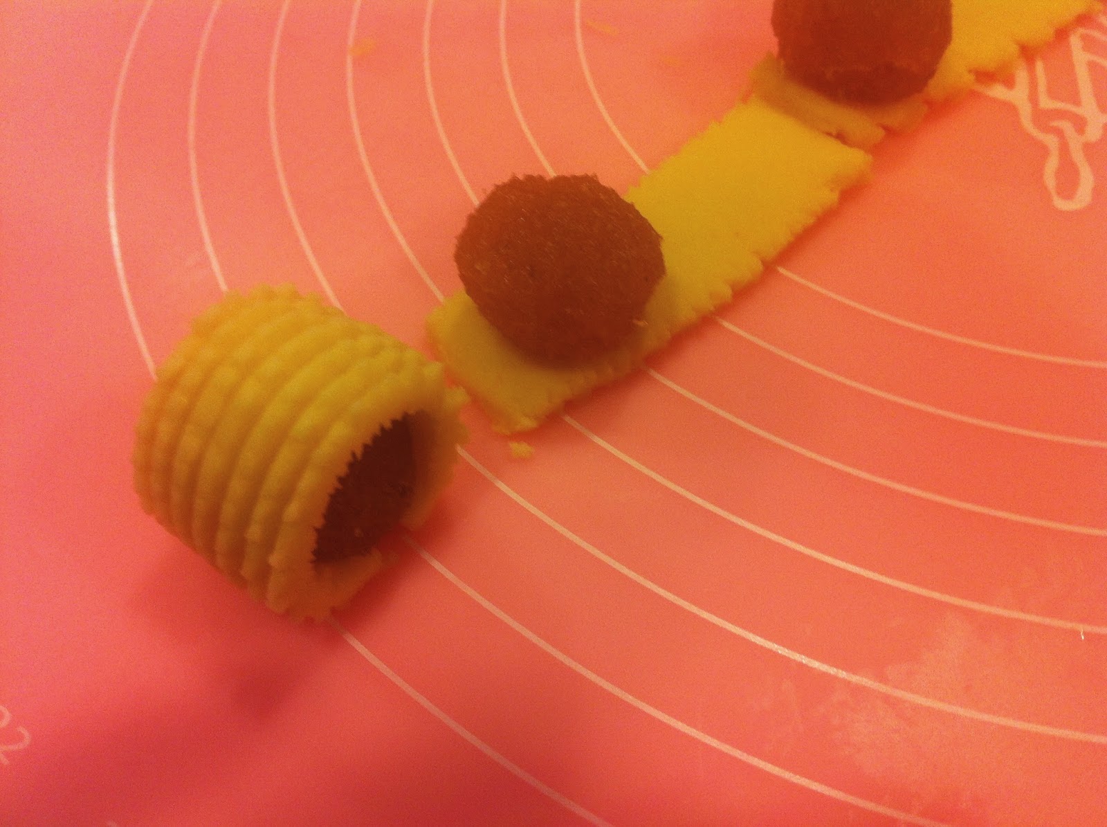 Baking For Cowboys: Pineapple Roll Tart 凤梨酥