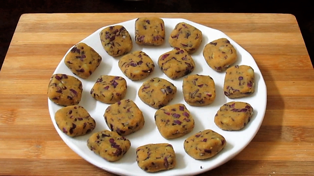 Purple Cabbage Cutlets | Mini cabbage tikkis | Cabbage cutlet squares ...