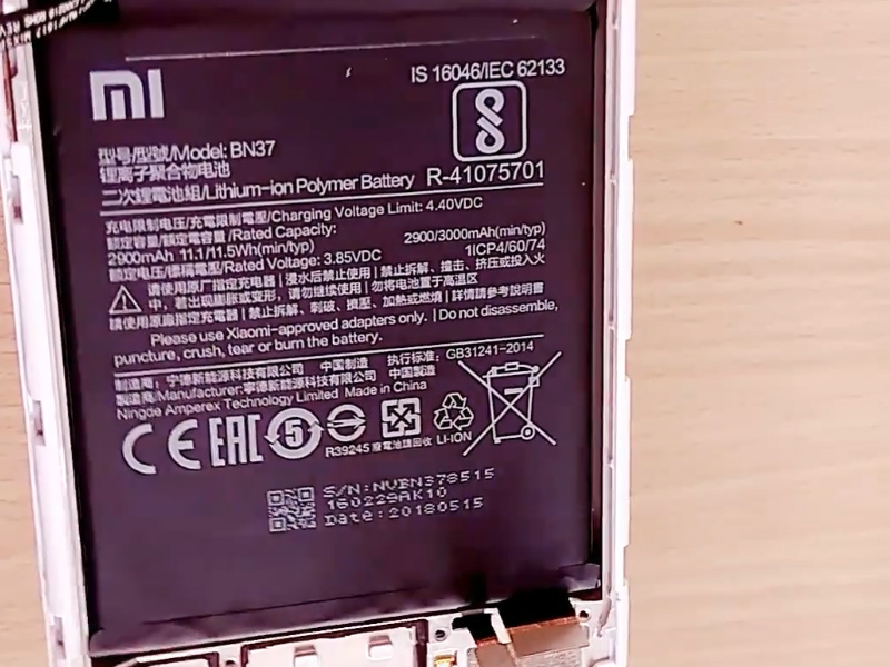 Cara Membuka Casing Belakang dan Mengganti Baterai HP Xiaomi Redmi 6 ...