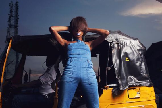 JESSESINFO.com: TOP MODEL AISHA BELLO IN STUNNINGLY DENIM.