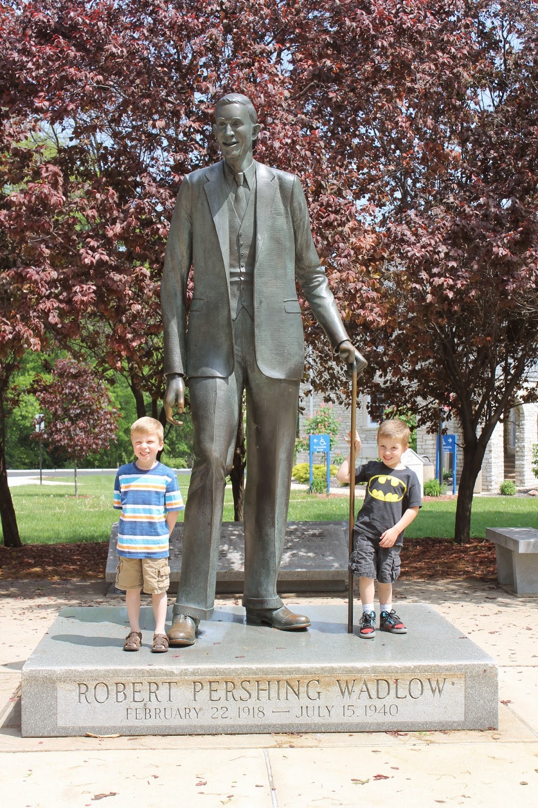Let Us Find Cake: Robert Wadlow Statue