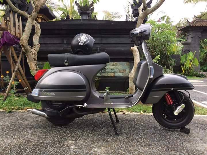 VESPA P150X ~ Old Machine