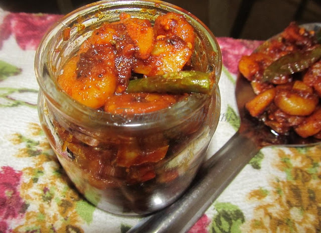 Erivum Puliyum: Chemmeen Achar / Prawns Pickle