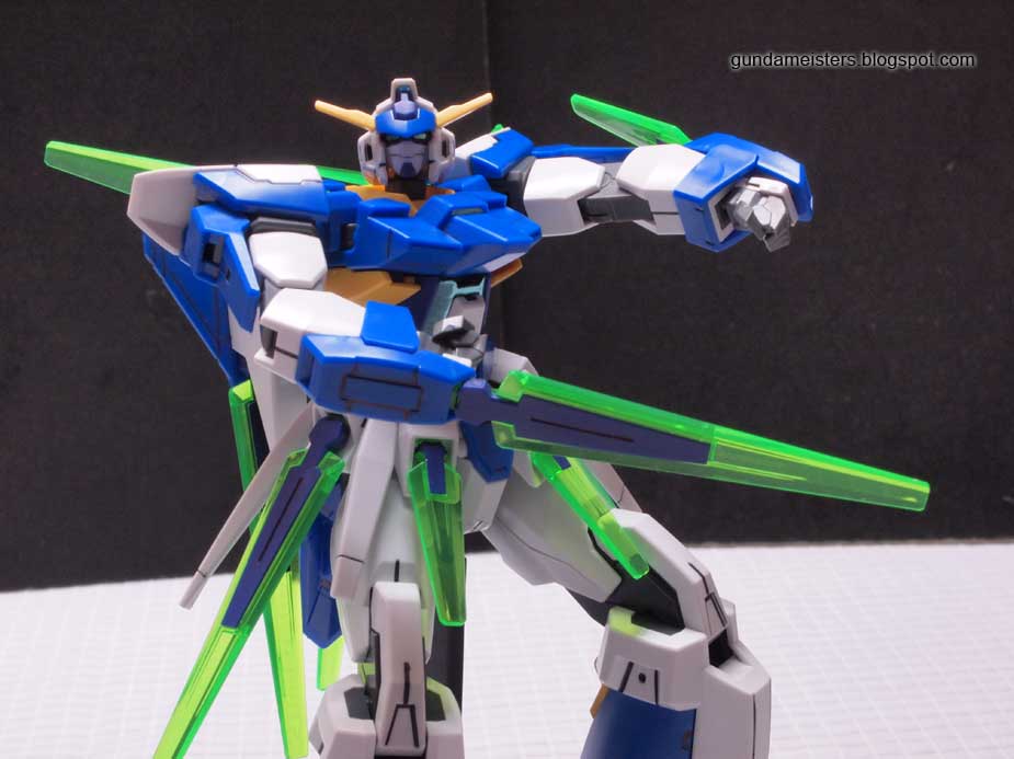 Gundam Meisters: Review: HG 1/144 - Gundam AGE FX
