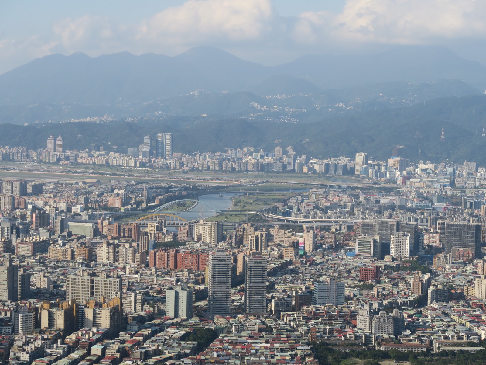 Taiwan Travels & Adventures: Taipei - Sloní hora 象山