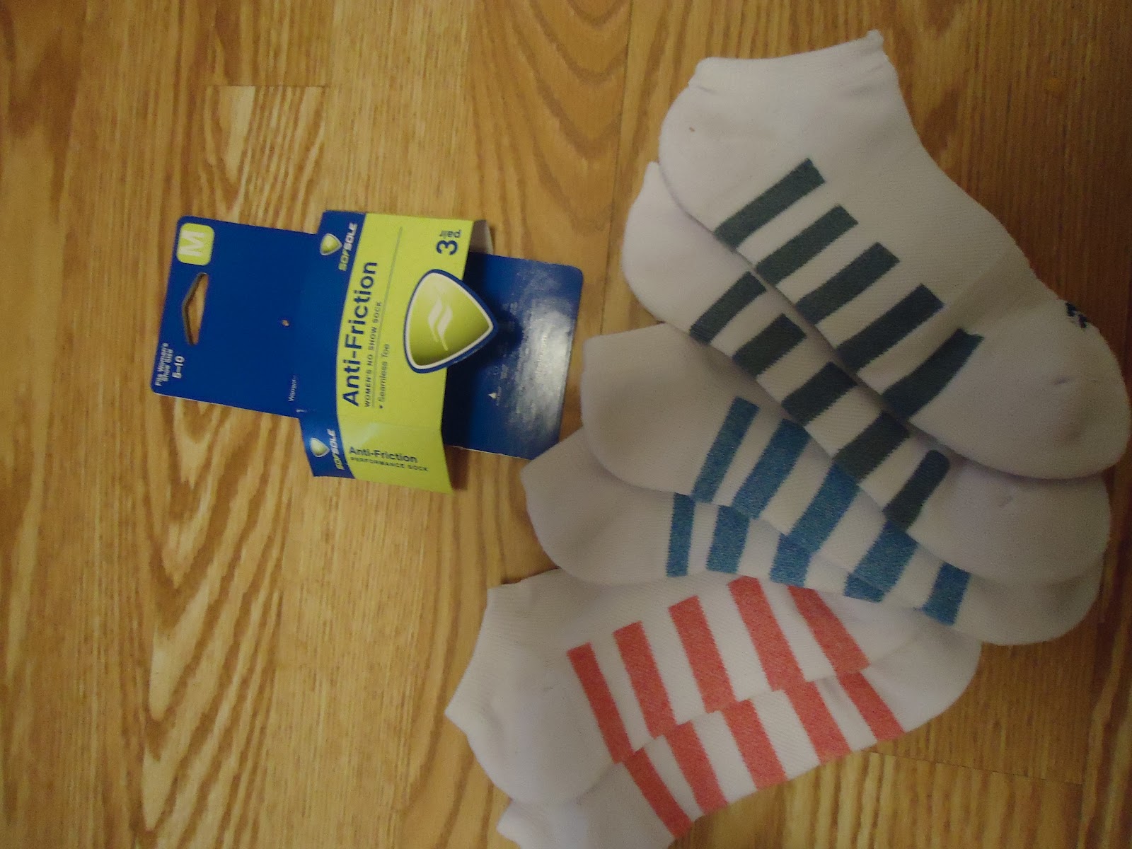 Running Diva Mom: Sof Sole Anti-Friction Socks Review & Giveaway