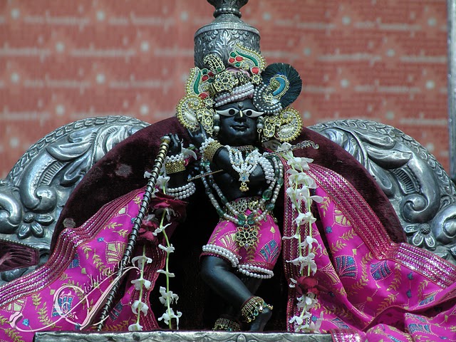 Sri Sri Radha Vrindavana-chandra: Sri Radha Ramanji Mandir