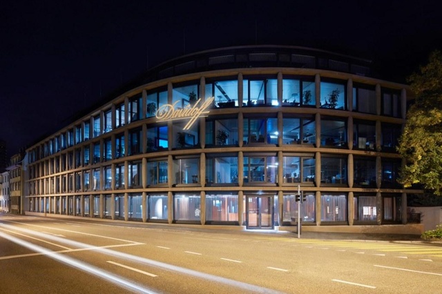 Thierry et ses cigares: Un nouveau siège pour Oettinger Davidoff