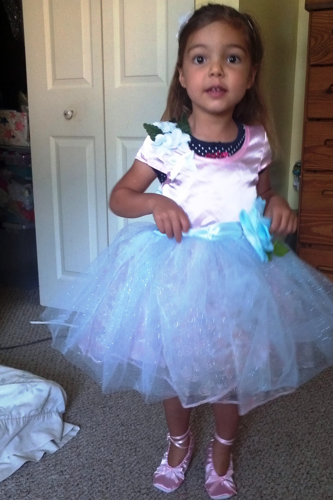 Going Mamarazzi: Random dress-up pics and a penguin