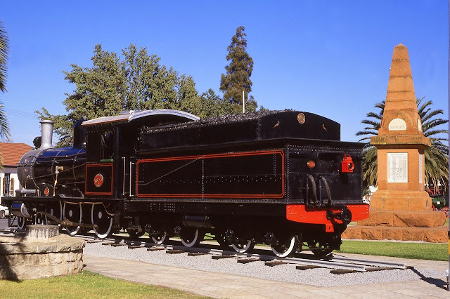 old STEAM LOCOMOTIVES in South Africa: Mafikeng Museum: SAR Class 6H ...