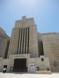Think Now: Visiting the Great Synagogue in Jerusalem