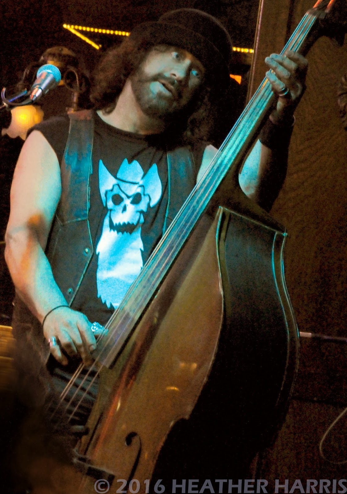 Fast Film: LESLIE KNAUER AND AL TEMAN LIVE 4.23.16, Maui Sugar Mill Bar