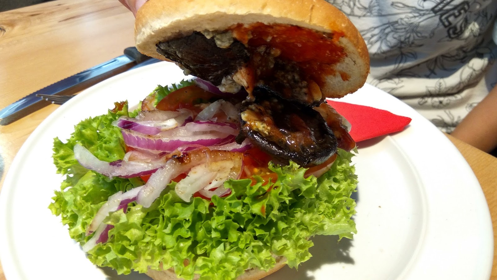 It's About Food!!: Devil Burger @ Queenstown