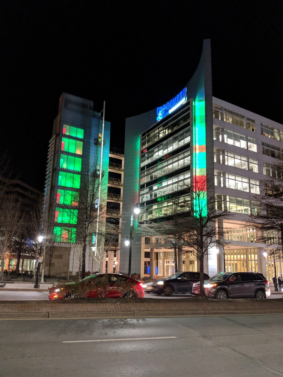 East MoCo: Discovery HQ lights up for holidays in Silver Spring (Video ...