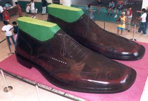 U Love It All: The world's largest shoes