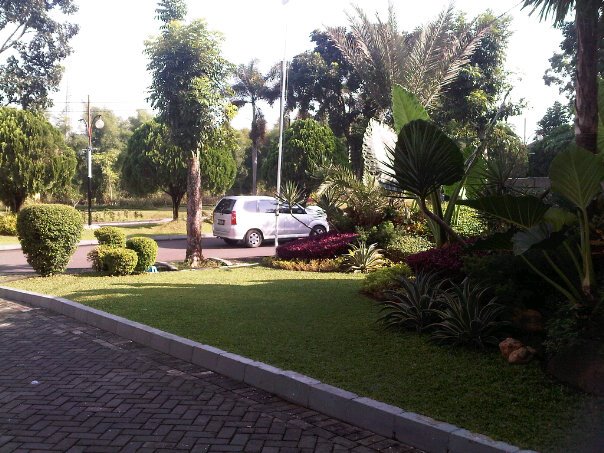 Taman Jalan dan Ruang Terbuka Hijau Perumahan Kebun Raya Residence Kota ...