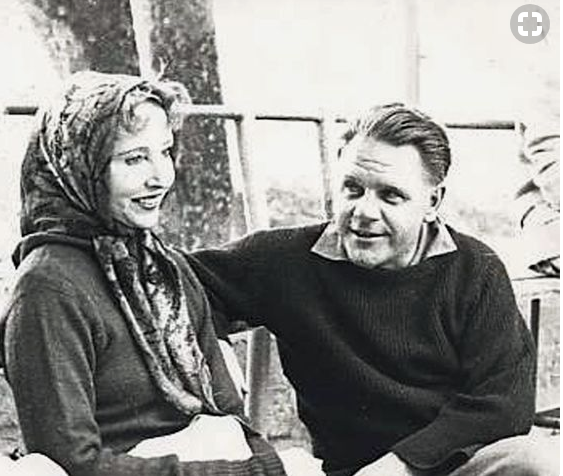 Pillar to Post: SUNDAY REVIEW / DURRELL’S ALEXANDRIA