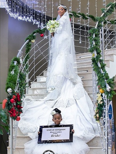 Pics: Papa Omisore's twin weds late billionaire bizman, Arisekola Alao ...