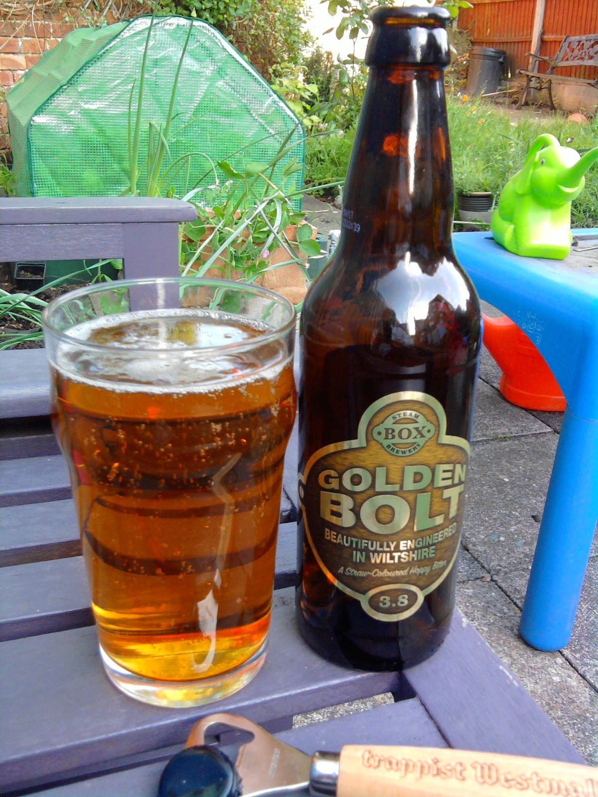Epic Beers: Beer Review: Golden Bolt