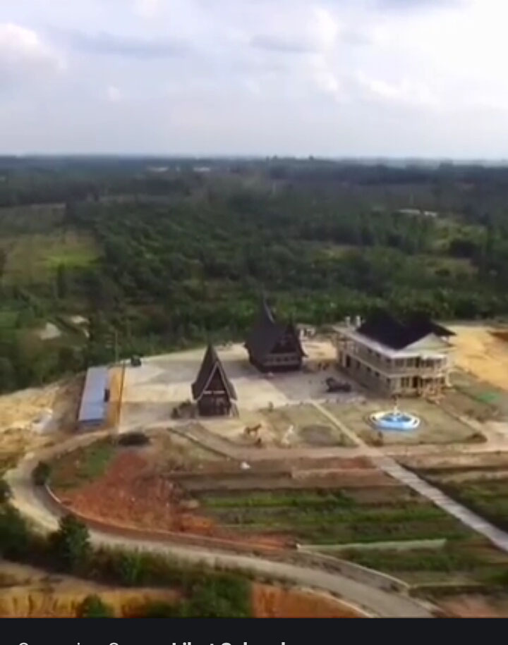 Rumah Adat Batak Provinsi Riau di Duri
