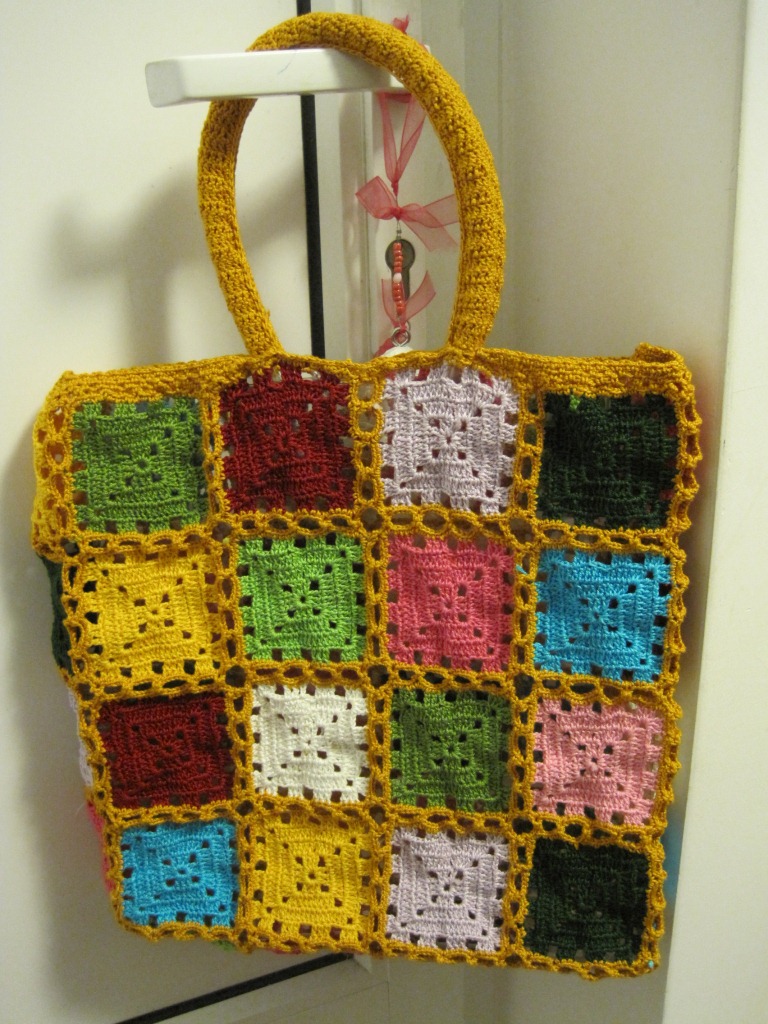 passar o tempo: uma mala em crochet