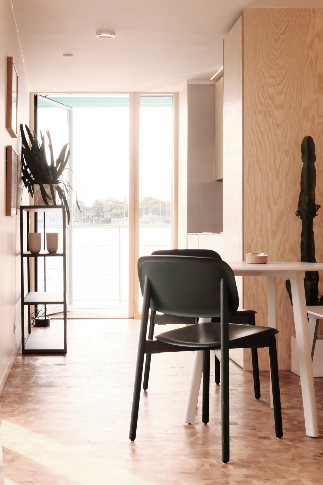 Shipping Container Homes & Buildings: Floating Shipping Container Home ...