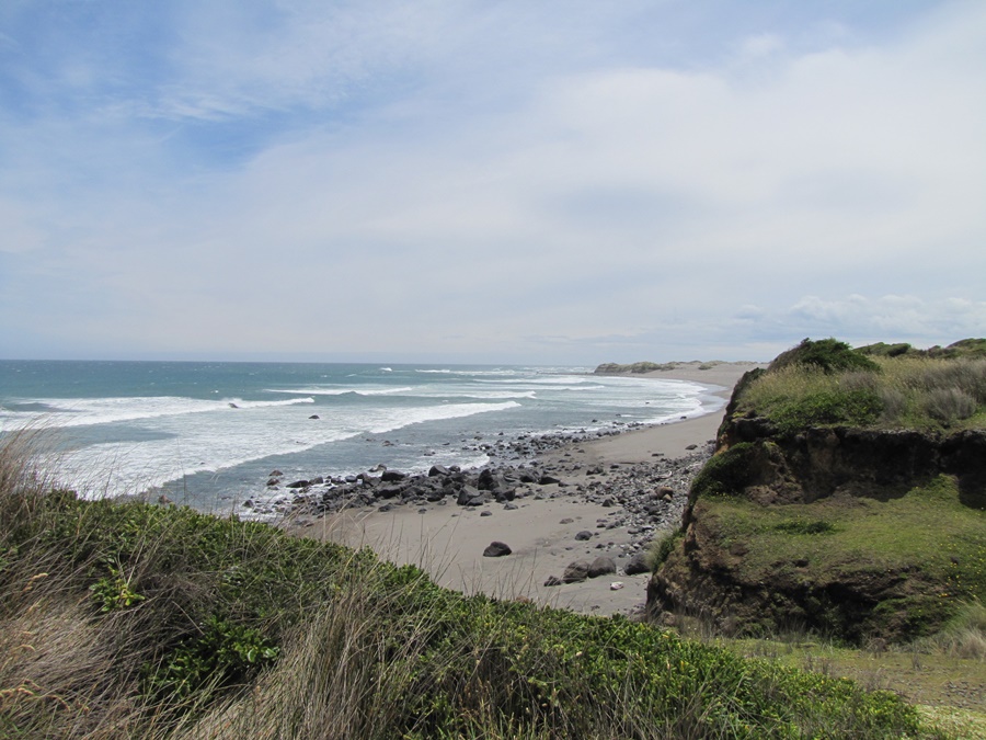 photographing New Zealand: another Taranaki beach
