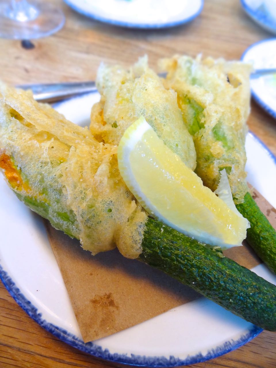 Scrumpdillyicious: Mamakas Greek Taverna: Modern Aegean Cuisine