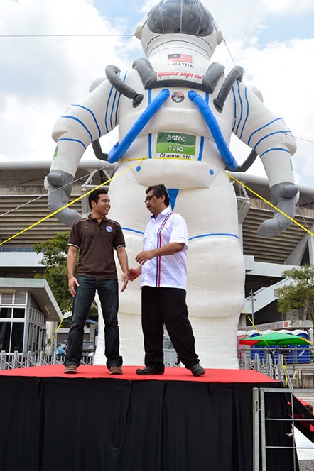 YAYASAN ANGKASAWAN MALAYSIA: May 2014