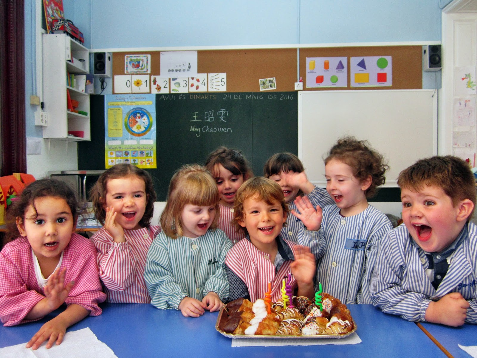 1r Infantil - Escola del Sol: Moltes felicitats, moltes felicitats...