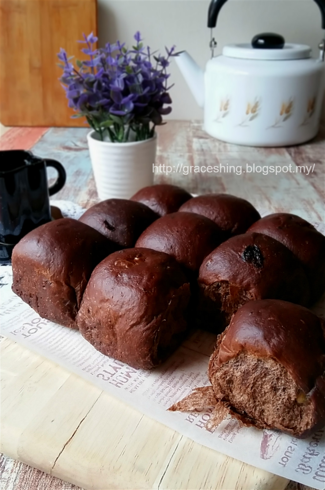 Grace's Blog 欣语心情: 巧克力葡萄干面包 Chocolate Raisin Bread