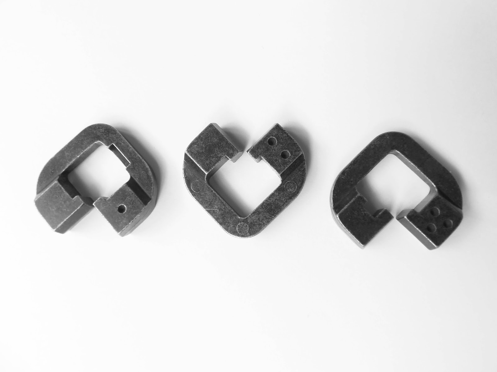 Gabriel Fernandes' Puzzle Collection: Cast Chain (鎖)