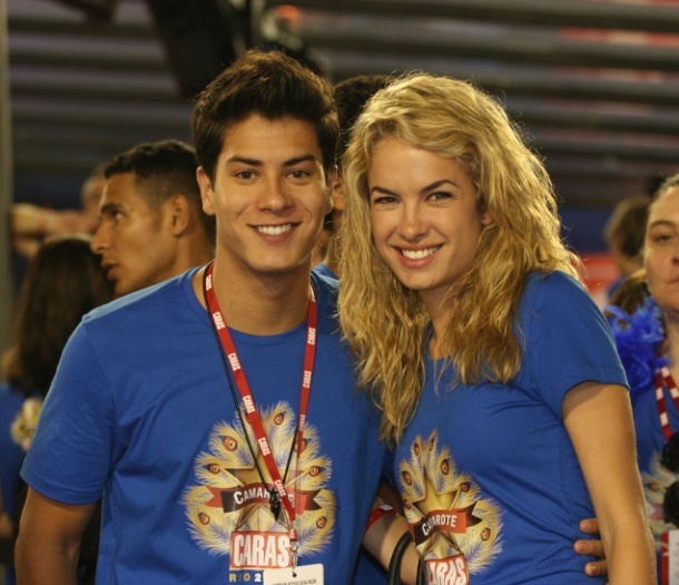 RebeldeS nosso mundo!: LUA BLANCO E ARTHUR AGUIAR APROVEITAM CARNAVAL DO RIO DE JANEIRO