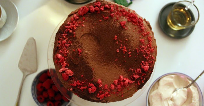 Sarah Cooks: Cocoa Sour Cream Cake with Chocolate Cheesecake Icing and ...