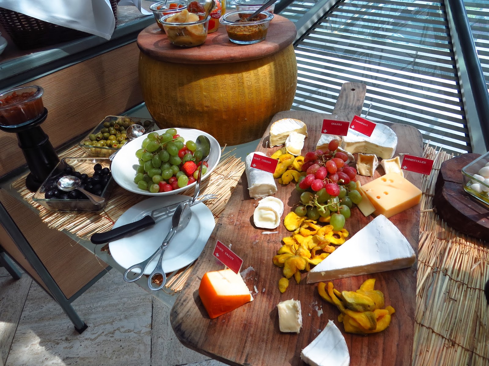 Café Swiss Festive Lunch Buffet - Swissotel Singapore | JACQSOWHAT ...