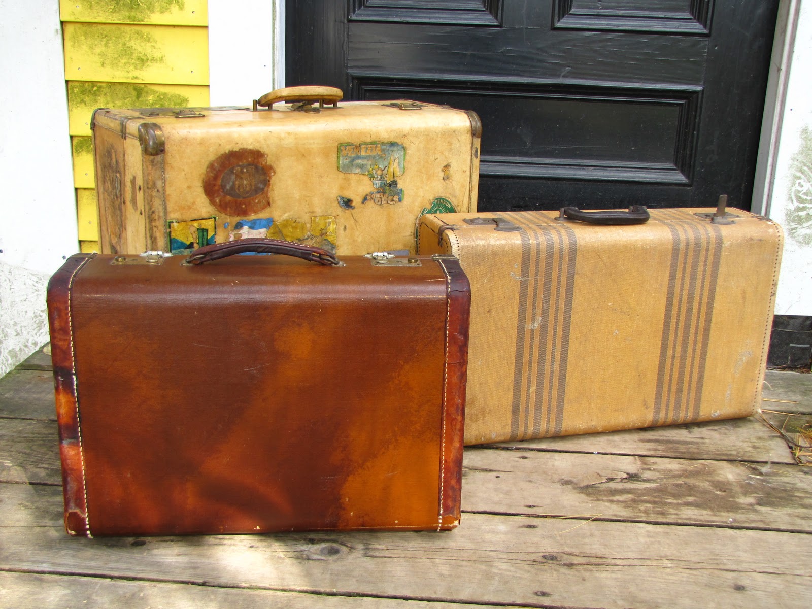 Melody Lorraine: Ye Old Suitcases