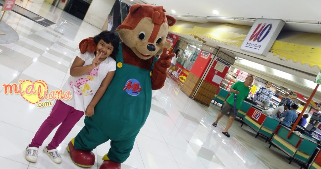 Wordless Wednesday 279 : Dengan Maskot Marrybrown