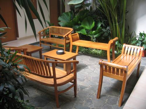 Cosy designs: Why Choose Rubber Wood