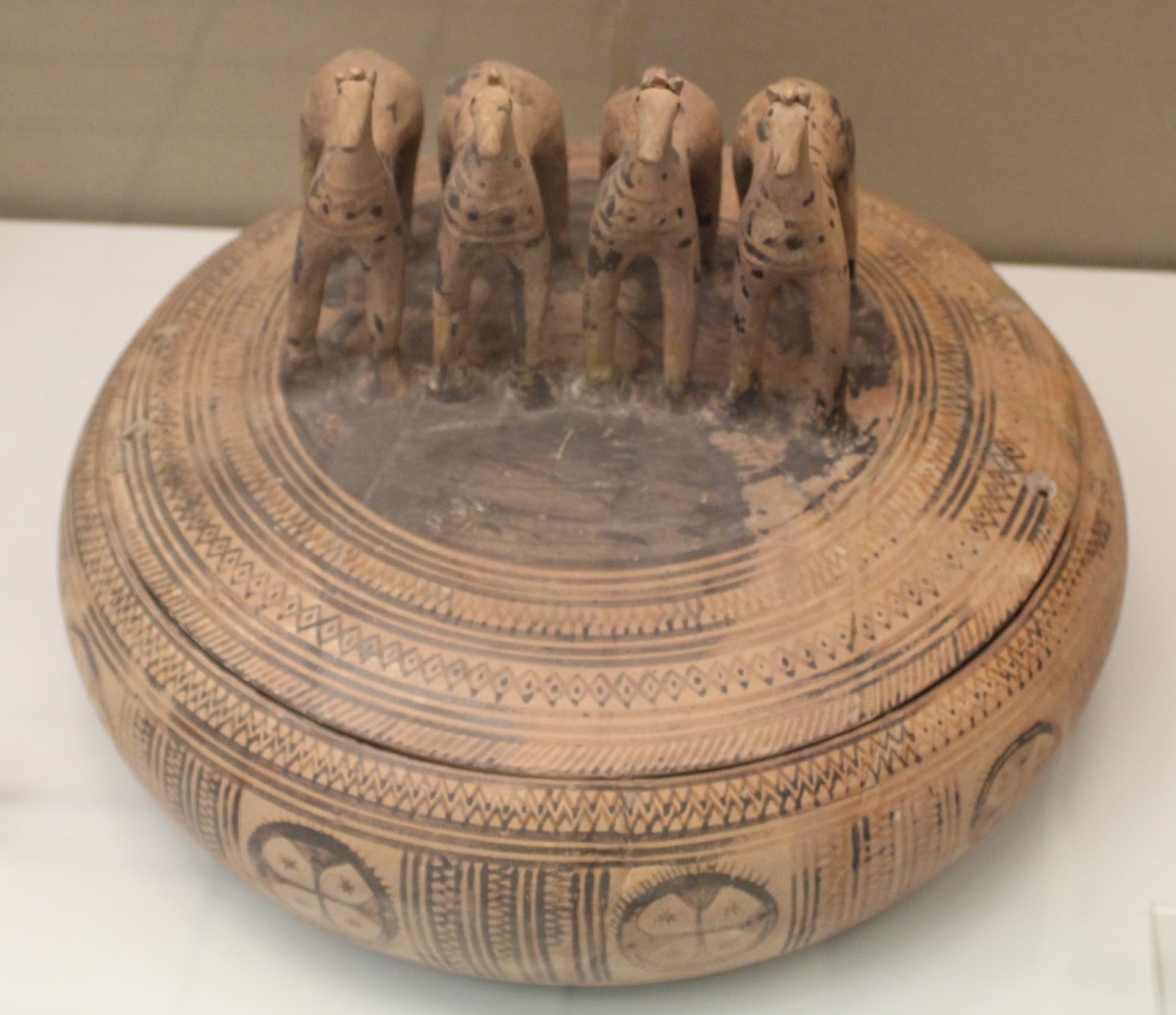 London and Paris: Pyxis with Four Horses on the Lid