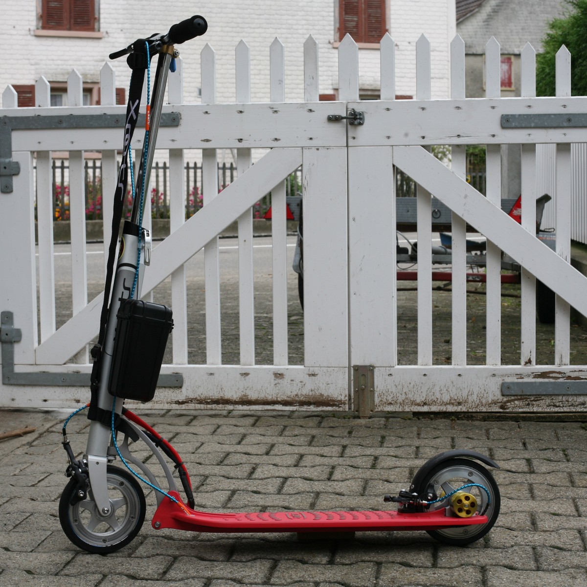 wackyboards: Lightweight Electric Scooter