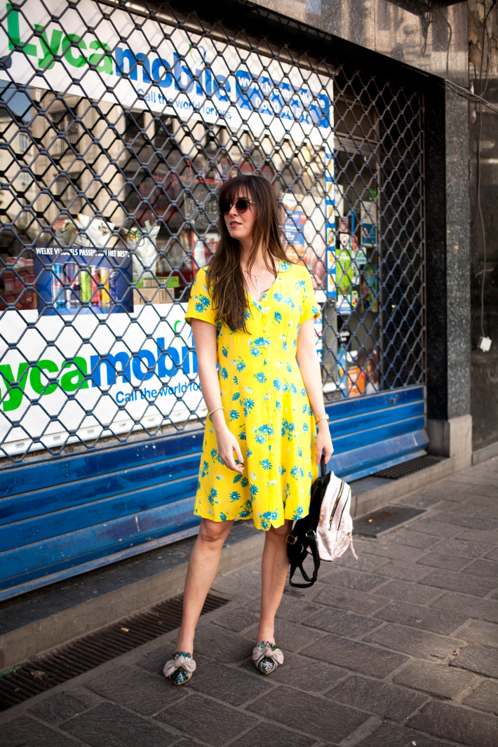 Outfit: perfect vintage yellow dress - THE STYLING DUTCHMAN.