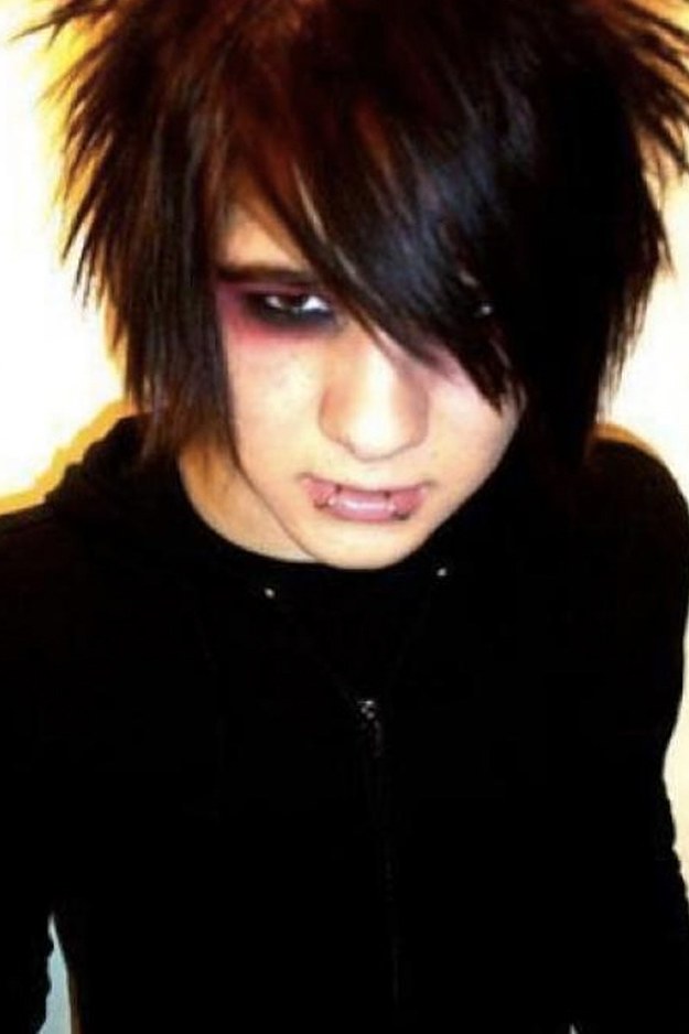 A Peculiar: Estilo e tipos de emo