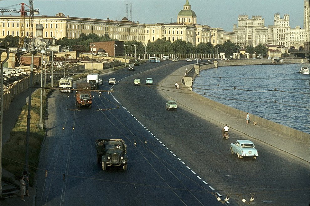 46 Color Photos That Document Everyday Life of Moscow in the 1950s ...