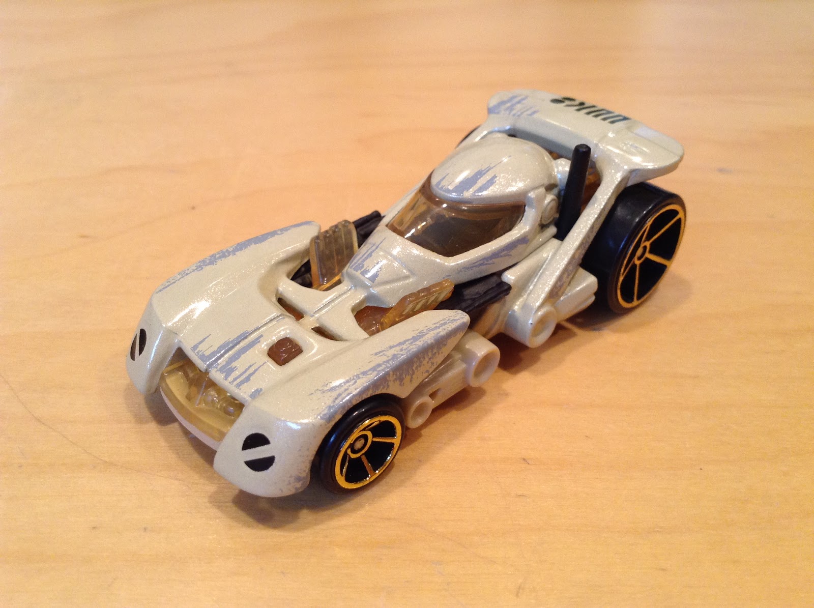 JULIAN'S HOT WHEELS BLOG: Battle Droid (Star Wars Character Car)