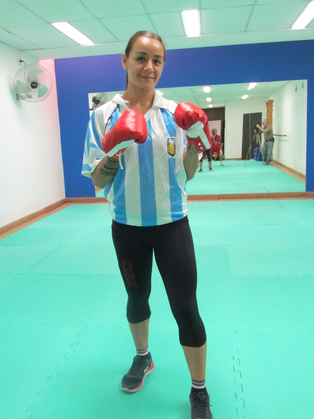 Glenn Miller Show: Clase Especial de Boxeo con María Cecilia Román ...