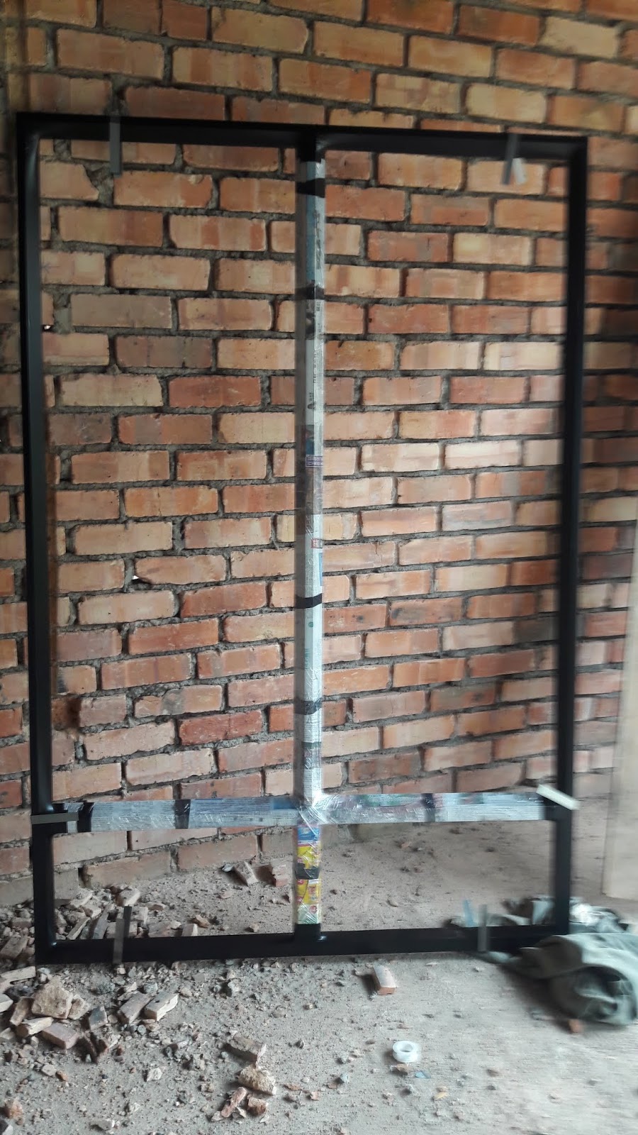 bungalowidaman: PEMASANGAN FRAME TINGKAP DAN PINTU