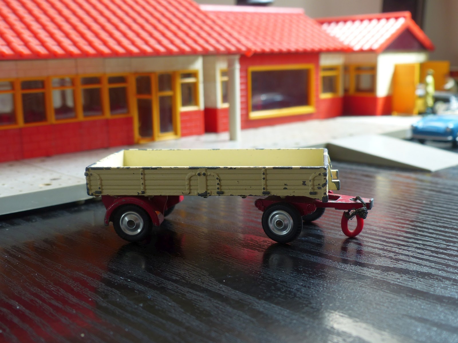 I LOVE CORGI TOYS: Corgi Toys @ 60: Bedford AA Van and Dropside Trailer